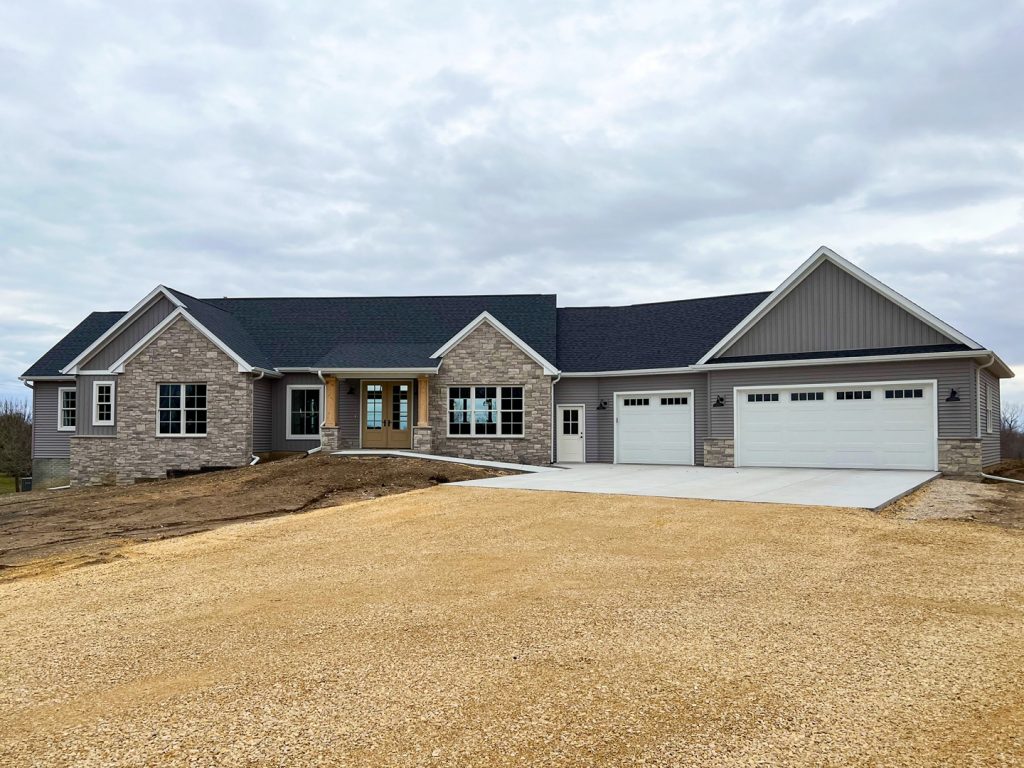 Woodsy Wonder, Rural Scott County, IA – Terry Knutsen Builder, Inc.
